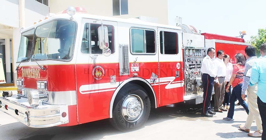 Recibe una nueva máquina extintora el Cuerpo de Bomberos de La Paz | Diario El Independiente
