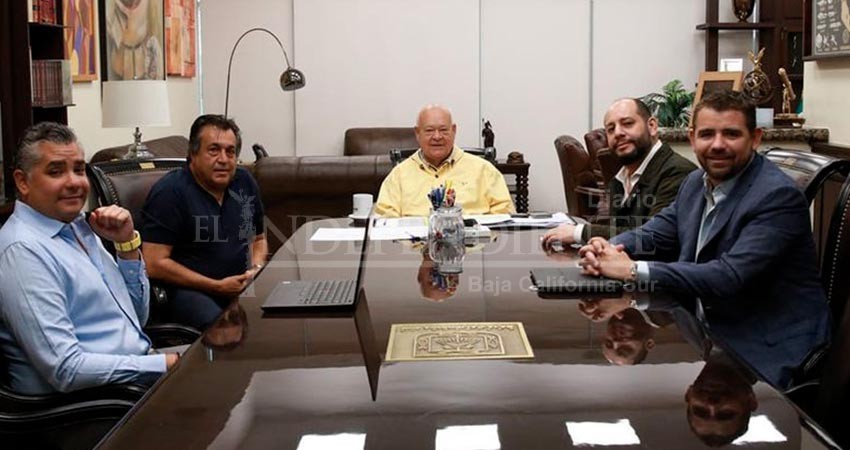 Se Reúne Gobernador Víctor Castro Cosío Con Directivos De La Naviera